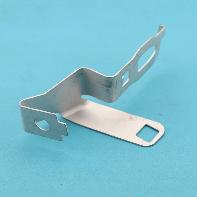 For Mercedes W205 C400 OEM Splash Shield Front Shield Bracket Left ...