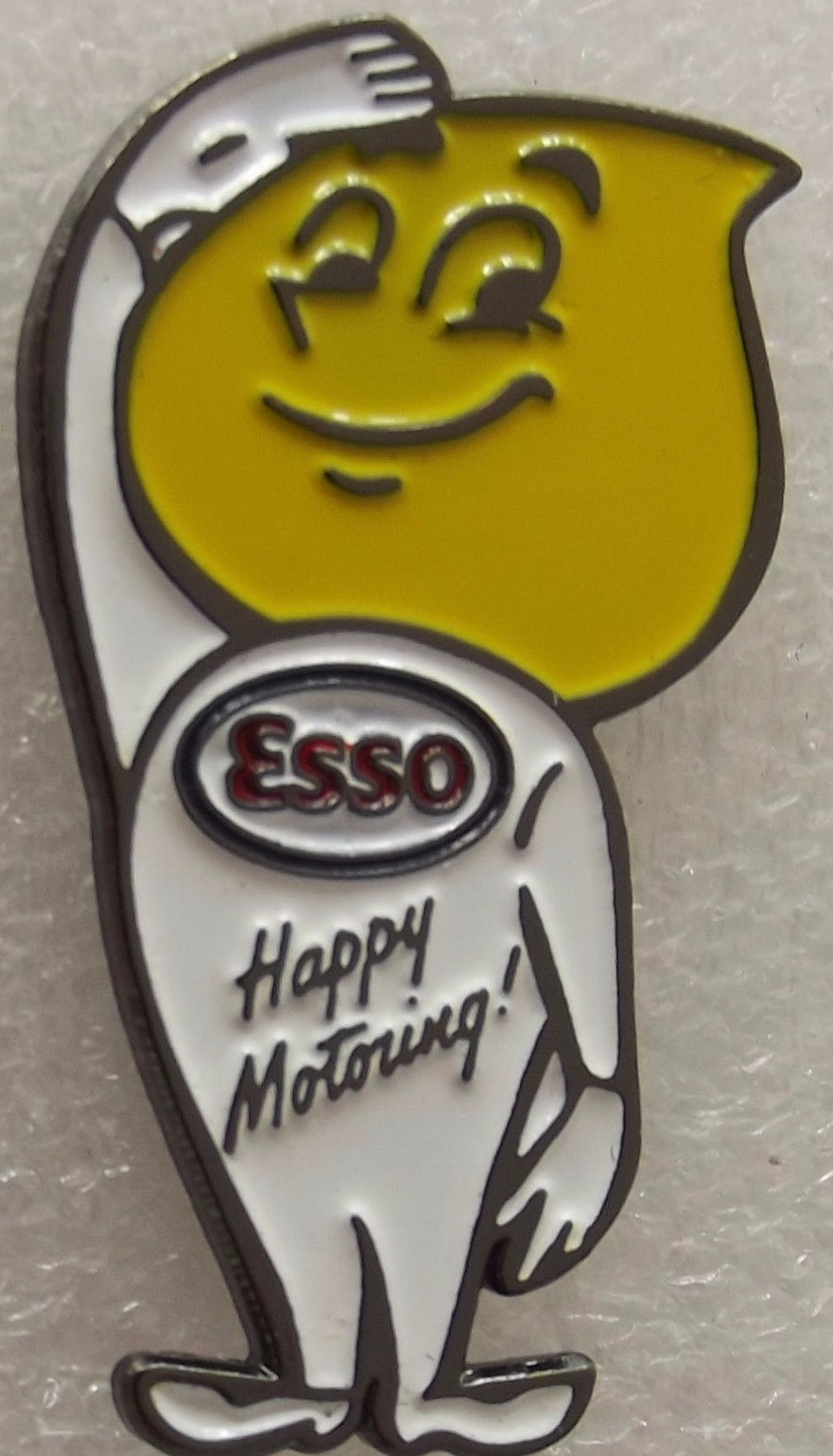 Esso oil drop man lapel/hat pin badge D040101 | eBay