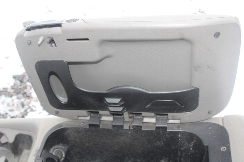 GMT 800 Full Size 99-02 Center Console Insert & Lid Arm Rest Gray OEM ...