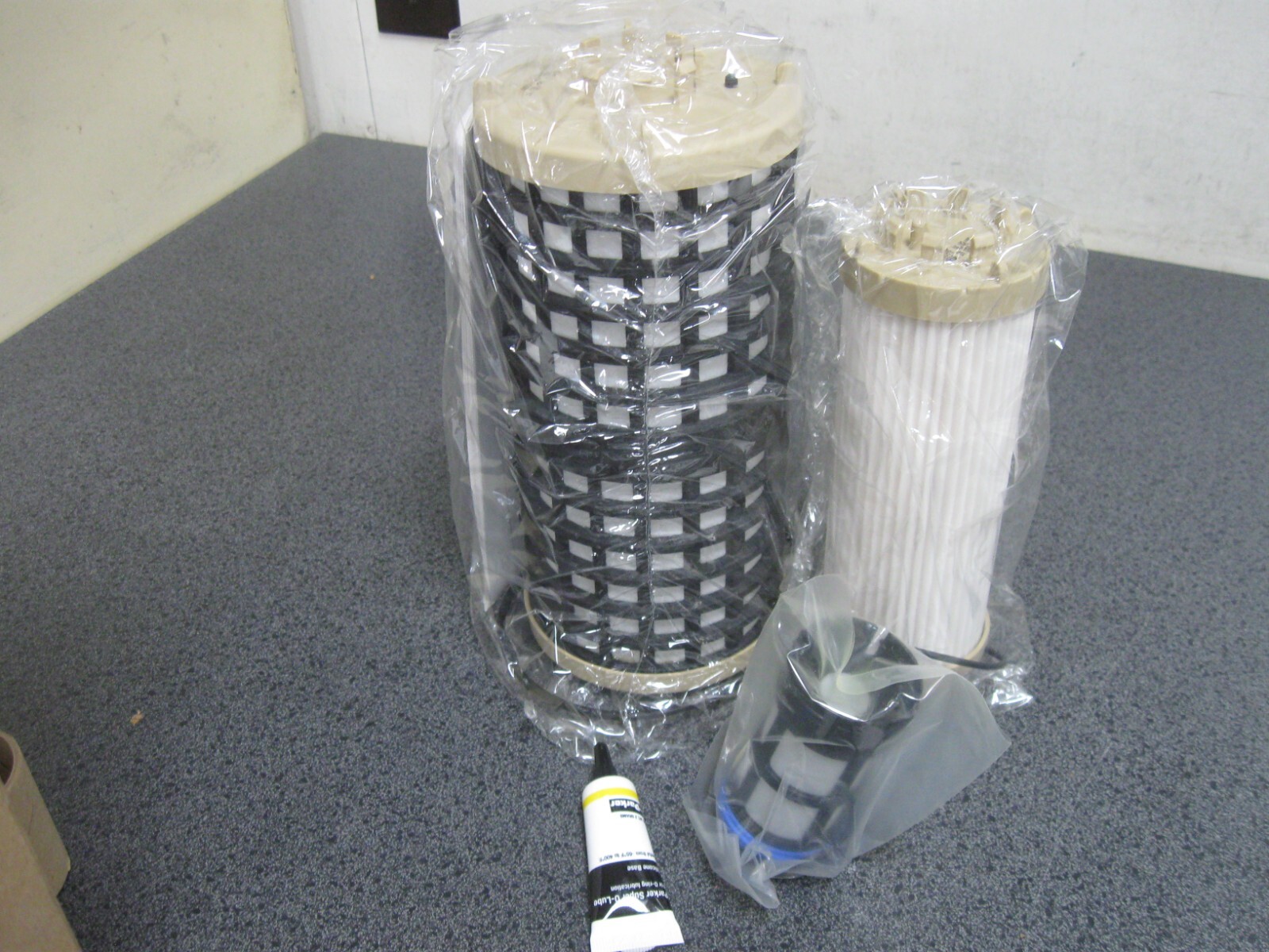 FLEETGUARD FK48556 - Fuel filter cross reference