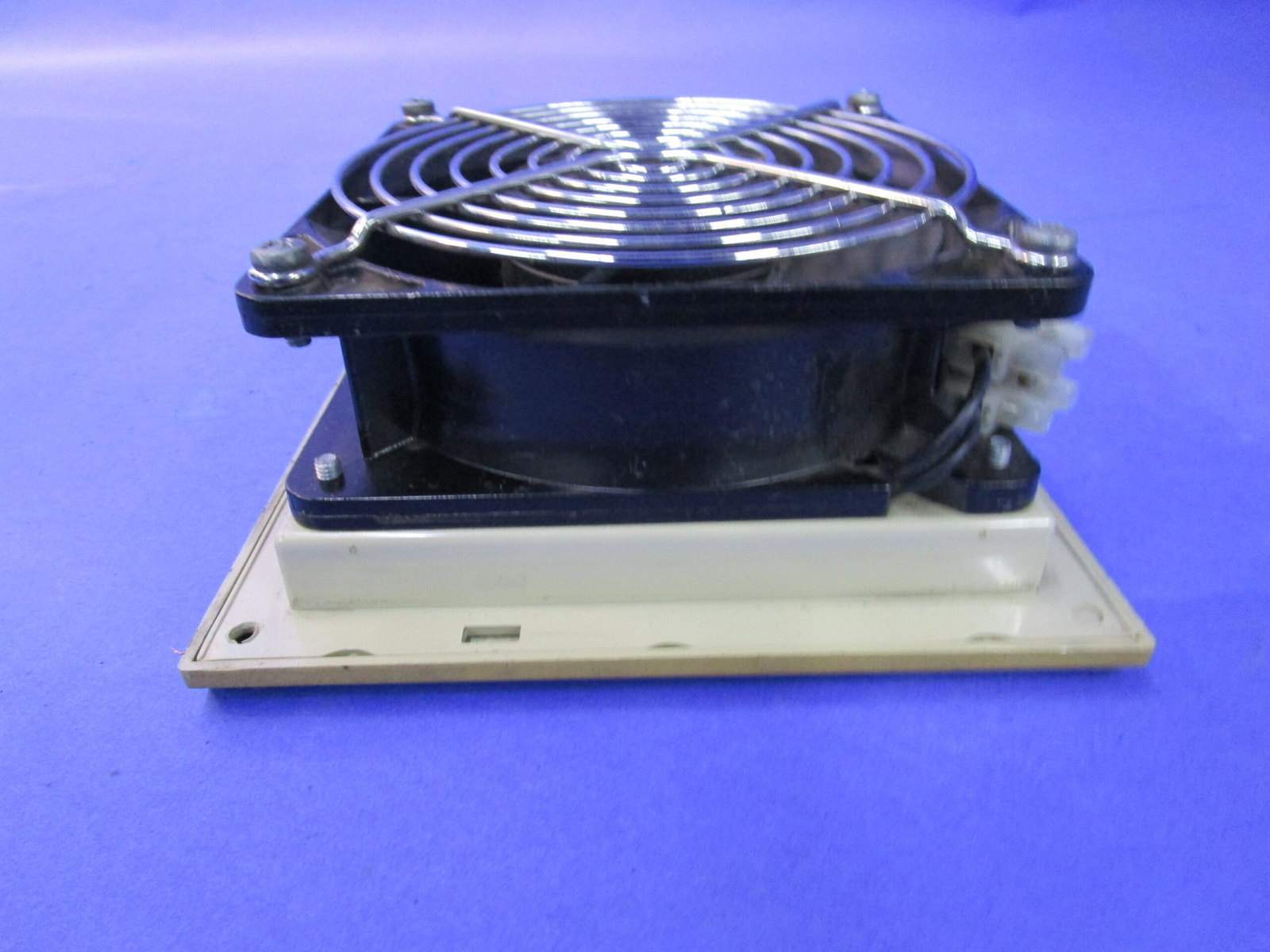 RITTAL CABINET COOLING FAN WITH FILTER HOUSING SK3322115 0.235-0.23A ...