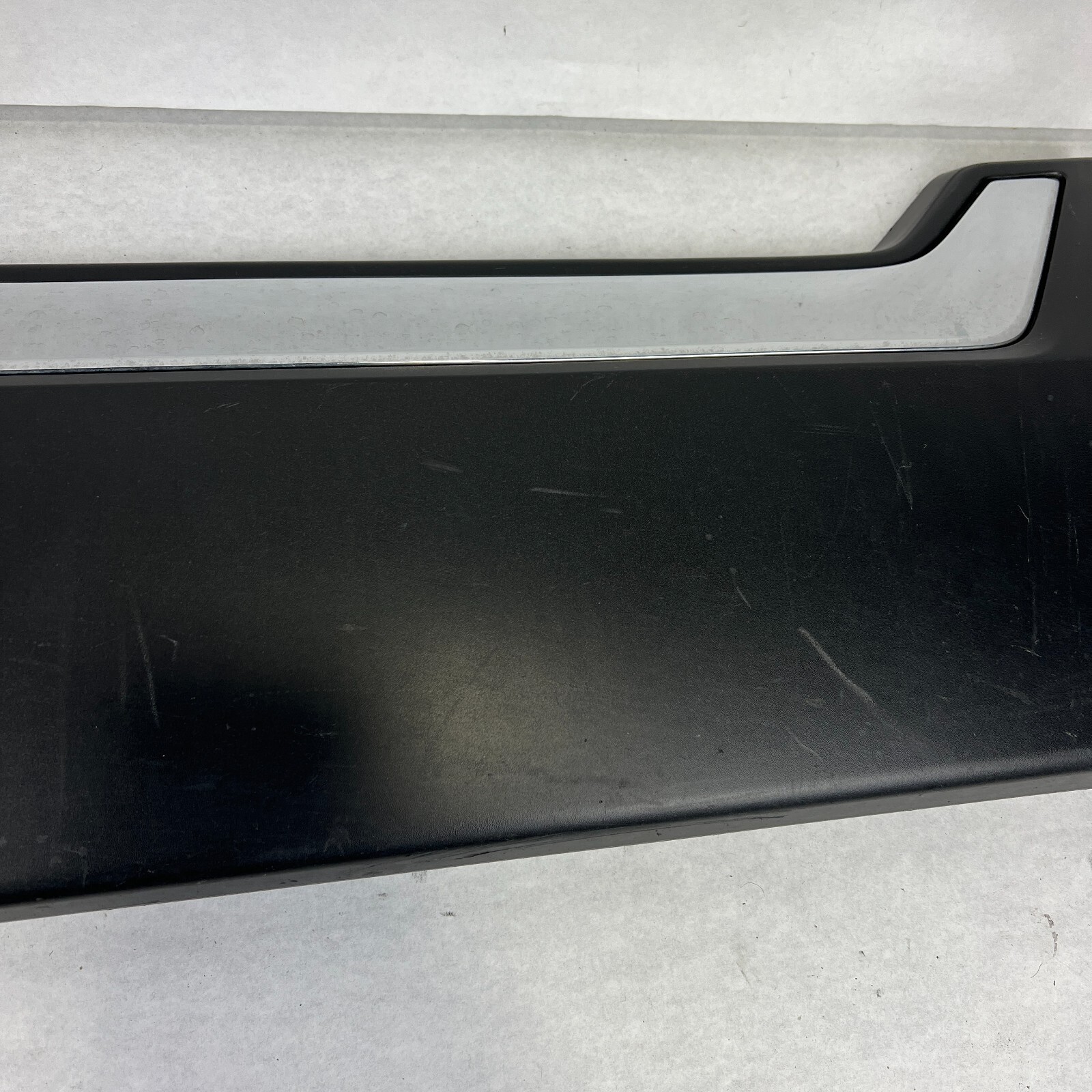 OEM 2017 - 2020 Honda CR-V Touring Front Right Lower Door Molding 75312 ...