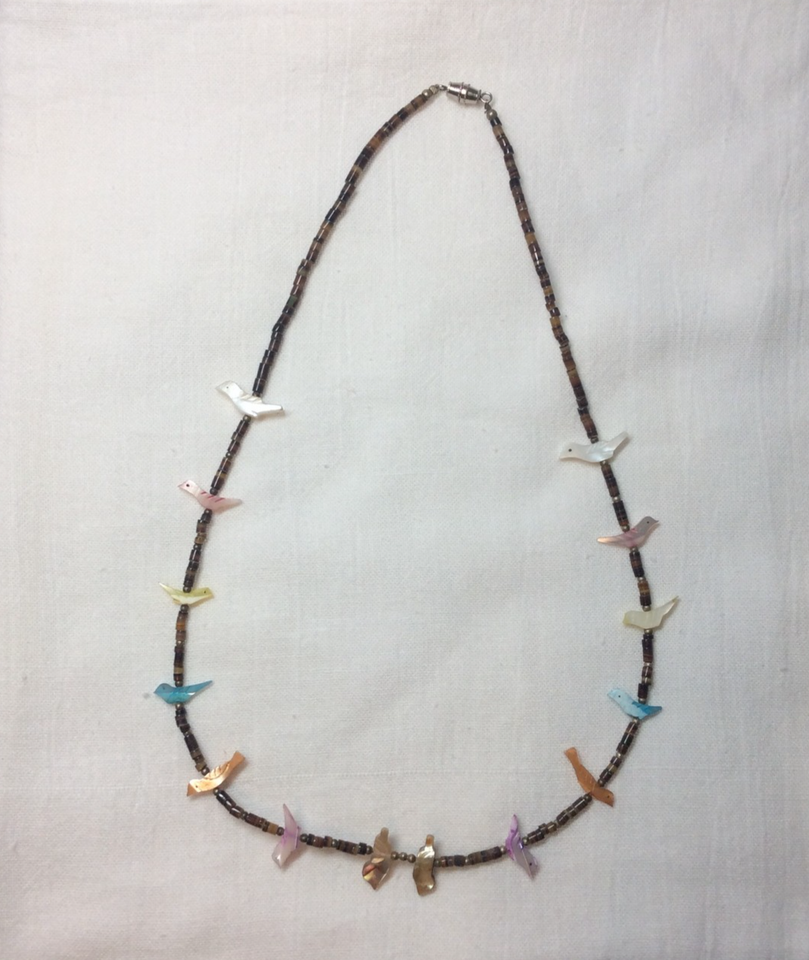 HANDCARVED Colorful Mother of Pearl BIRDS NECKLACE Beautiful w/ Heishi ...