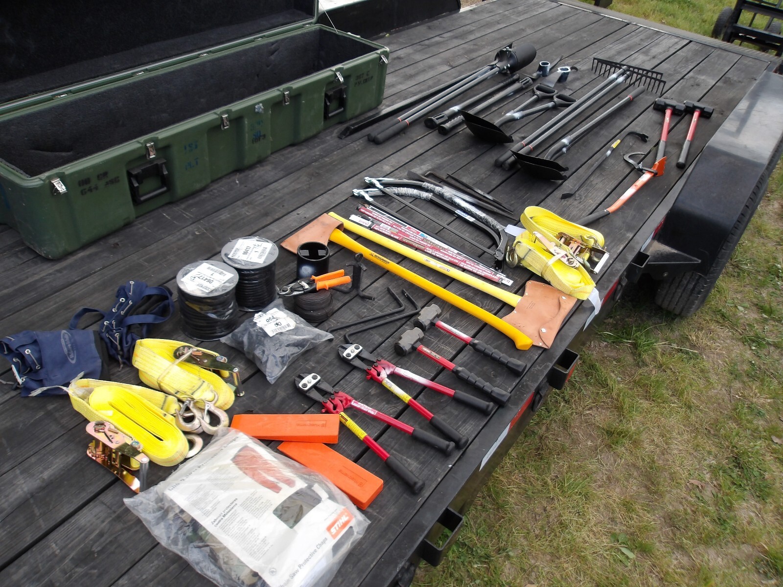 MILITARY SURPLUS KIPPER TOOL KIT SHOVEL AX SAW POST HOLE PRY BARS CHAPS ...