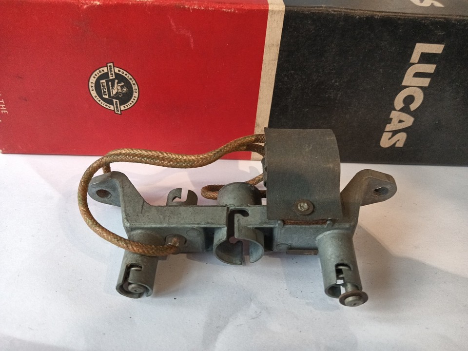 JAGUAR XK 120 140 150 LUCAS NUMBER PLATE REVERSING LIGHT BULB HOLDER ...