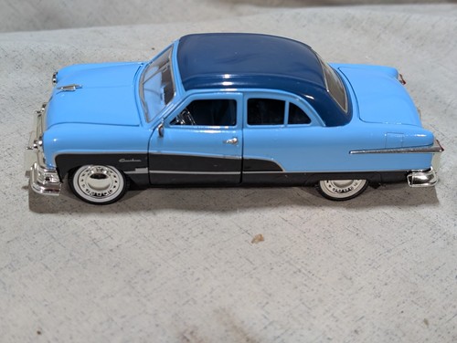 Arko 1951 Two Tone Blue Ford Custom Crestliner 1:32 Diecast Car /Box ...