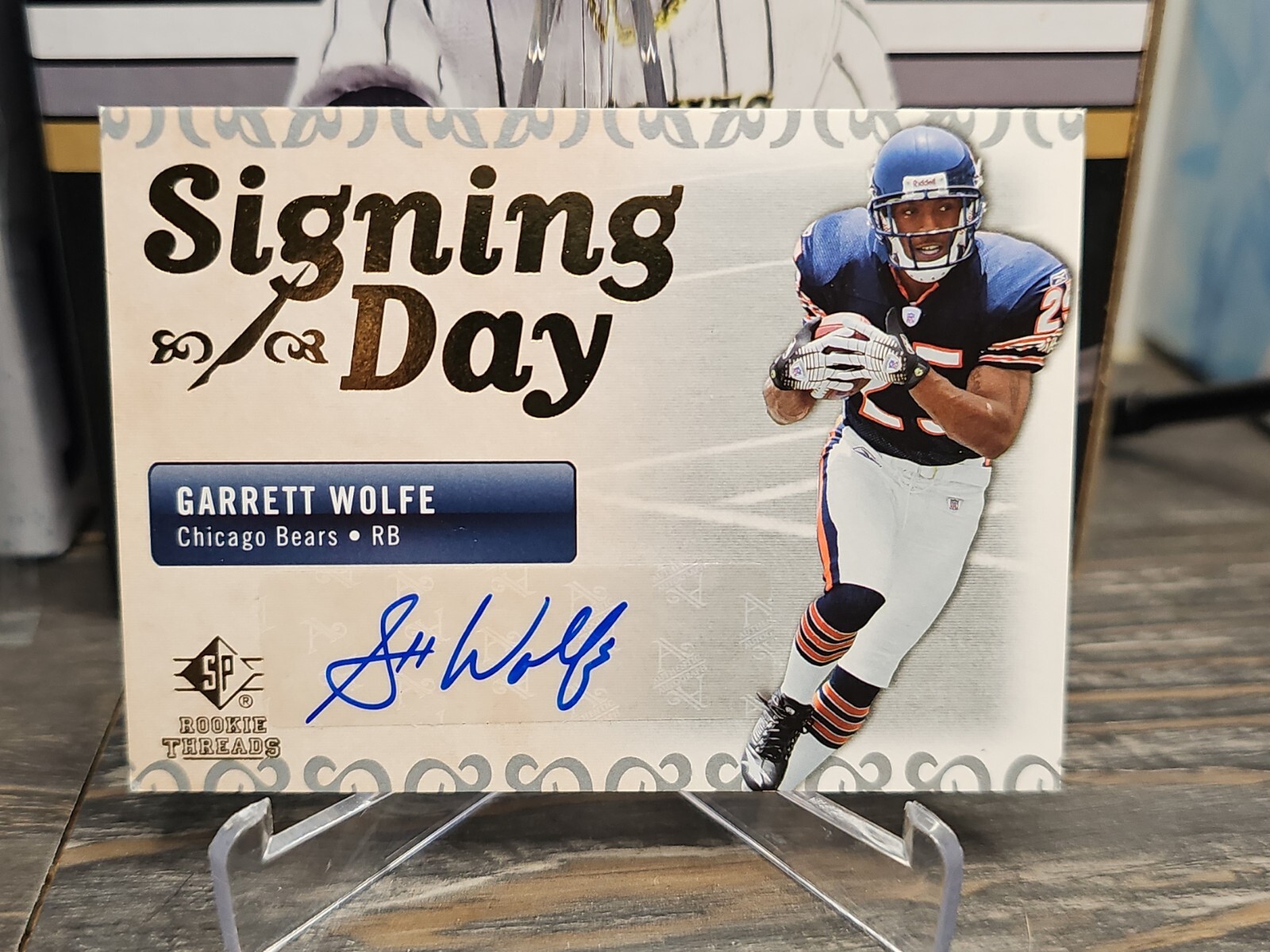 Garrett Wolfe 2007 SP Rookie Threads Signing Day Auto Autograph RC ...