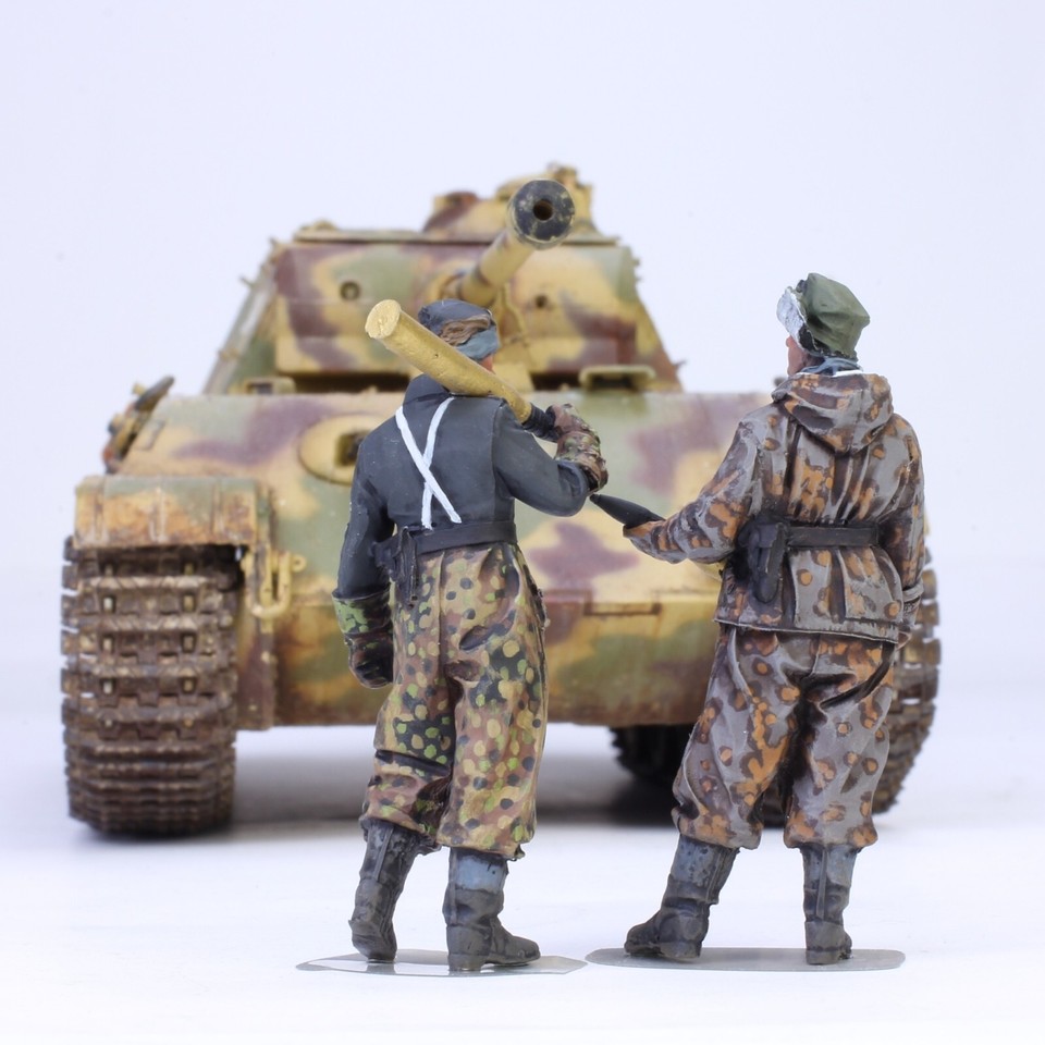 PreSale Pro-Painted 1:35 German Panther Crews set (02 figures) WW2 | eBay