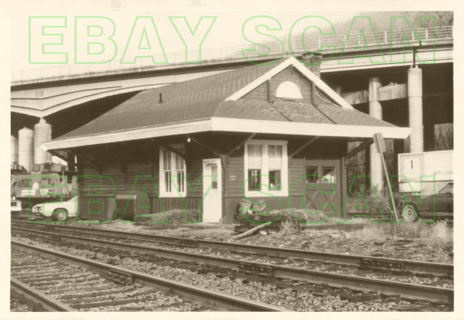 8D368 RP 1982 ERIE RAILROAD STATION SUFFERN NY | eBay