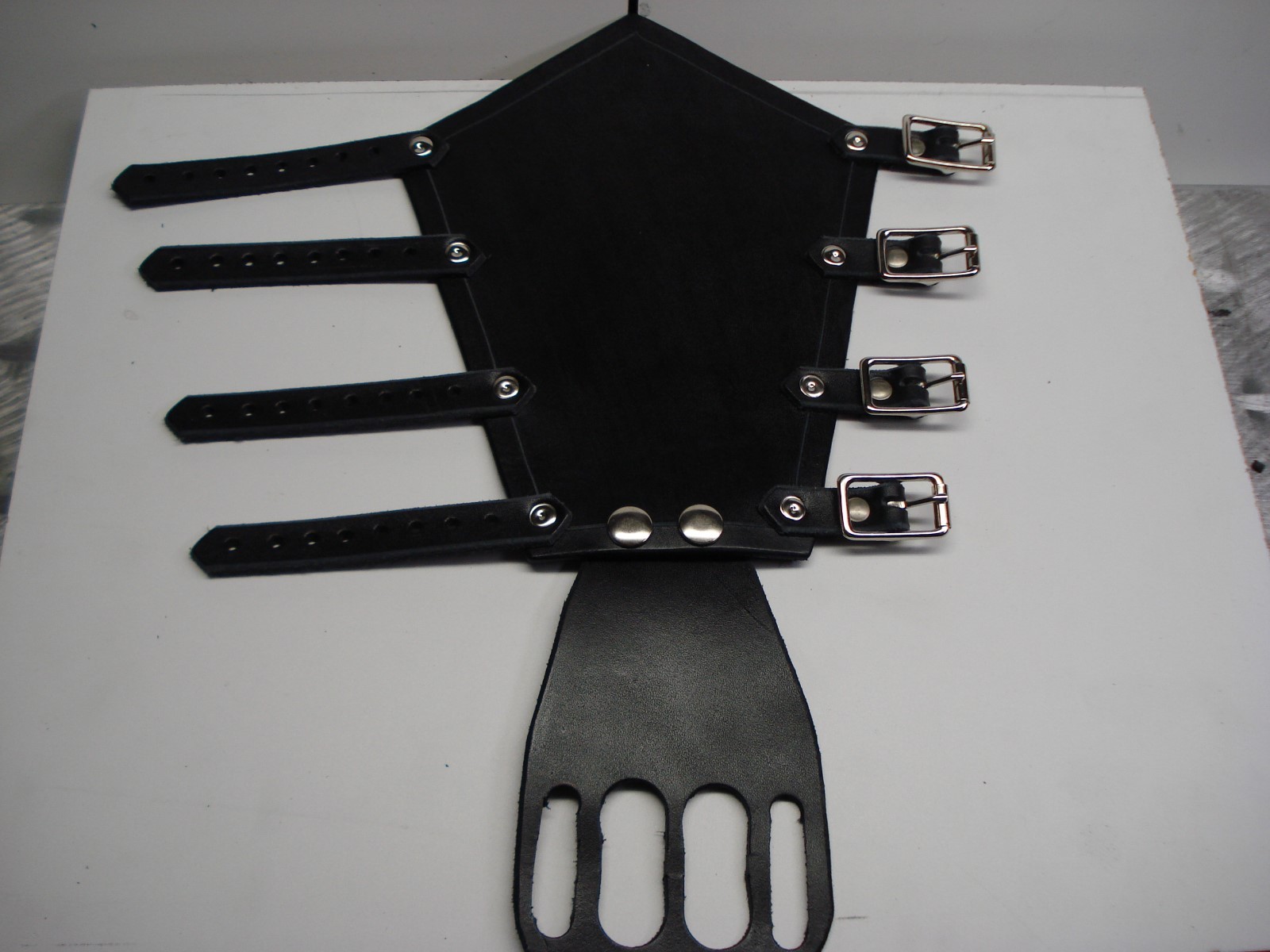 UNISEX PAIN LEATHER GAUNTLET AND FIST. THRASH METAL...(MDLUG0272 ...