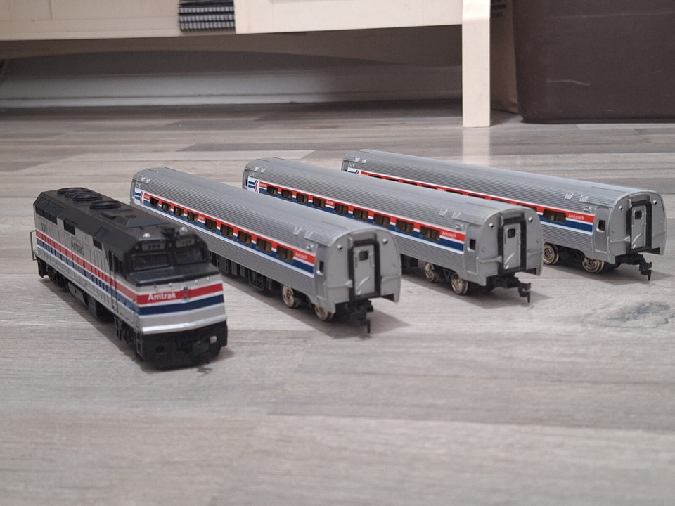 ⭐ HO SCALE BACHMANN SPECTRUM AMTRAK TRAIN SET F40PH LOCOMOTIVE & 3 ...