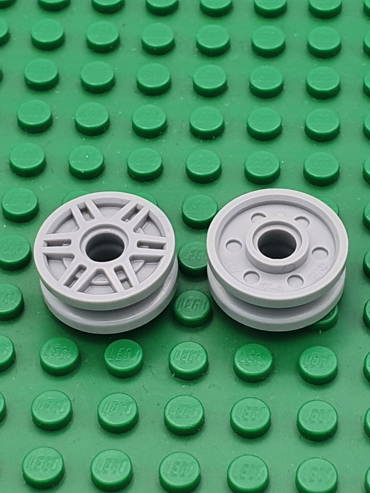 LEGO® 4x Technic Felgen Pin Achs Brick 56902/13971 Hellgrau Light ...