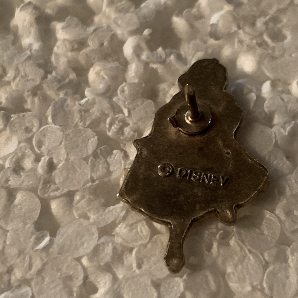 Snow White Disney Issued Vintage metal lapel pin | eBay