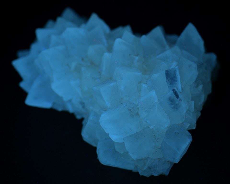 Calcite crystals, fluorescent. Central Java, Indonesia. 106 grams. | eBay