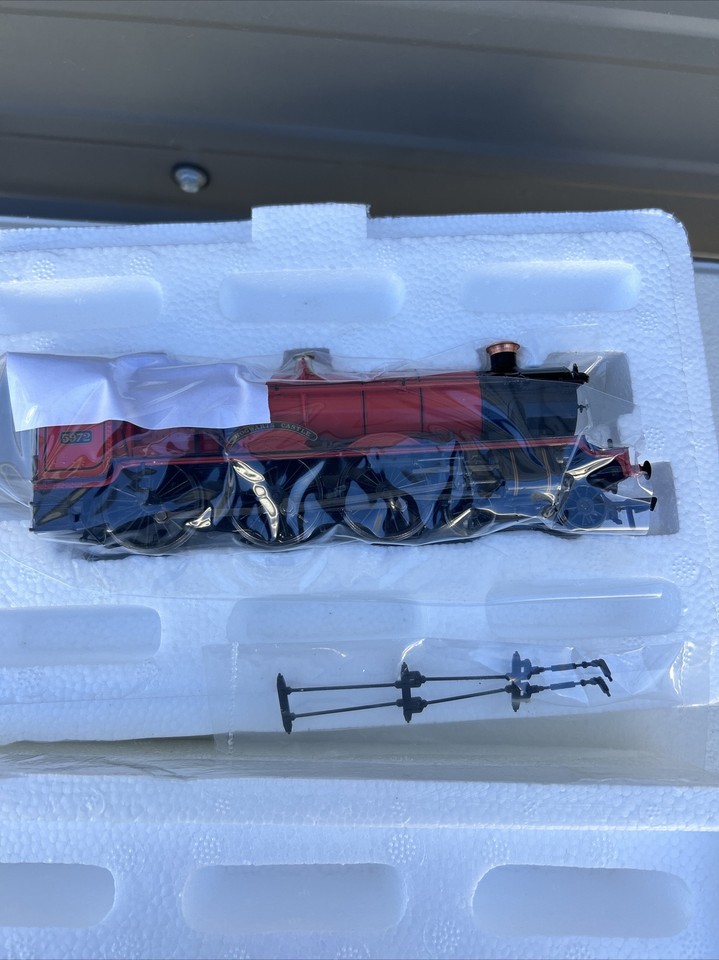 Harry Potter Hogwarts Castle 5972 Locomotive for Hornby OO Gauge Train ...