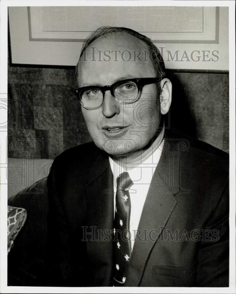 1971 Press Photo David C. Garrett, Senior Vice President of Delta ...
