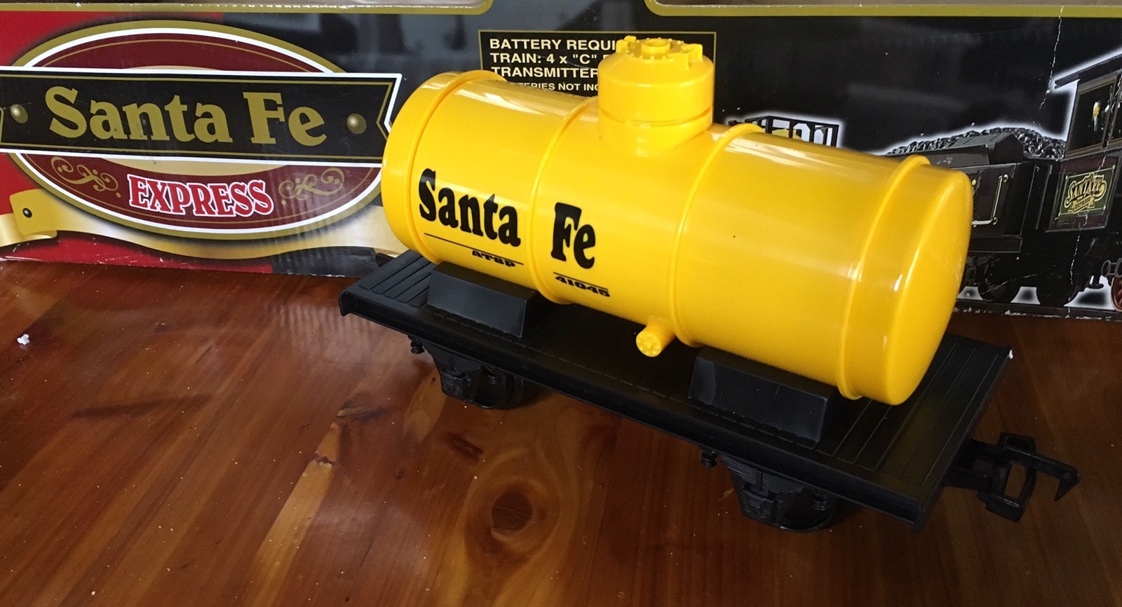Eztec Santa Fe Express Train Oil Tanker G Gauge | eBay