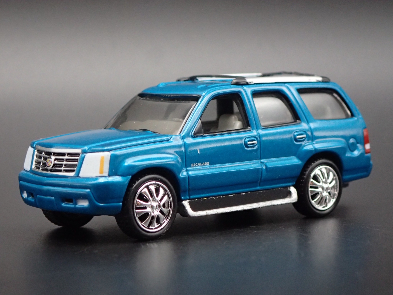 2002-2006 CADILLAC CADDY ESCALADE W HITCH 1:64 SCALE DIORAMA DIECAST ...