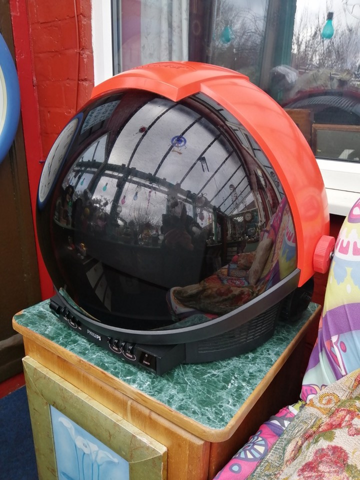 Retro 80s Philips Discoverer Red & Black Futuristic Space Helmet CRT ...