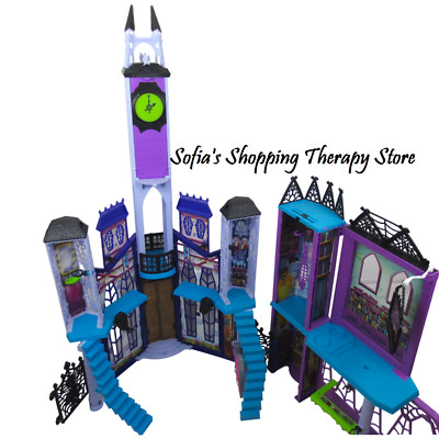 Monster High Deadluxe High School Castle Deluxe Playset comes ...