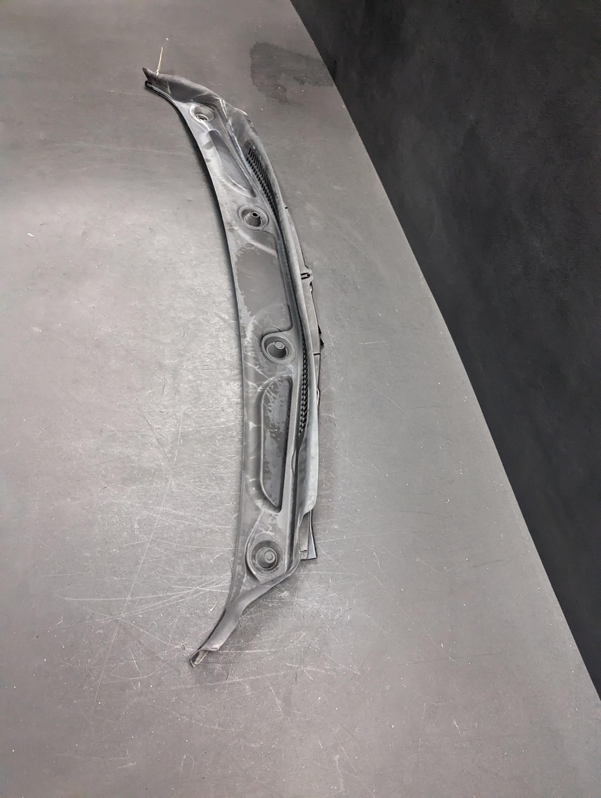 Cowl Vent Grille Panel 2018 BMW X1 51717350591 2016 2017 2019 2020 2021 ...