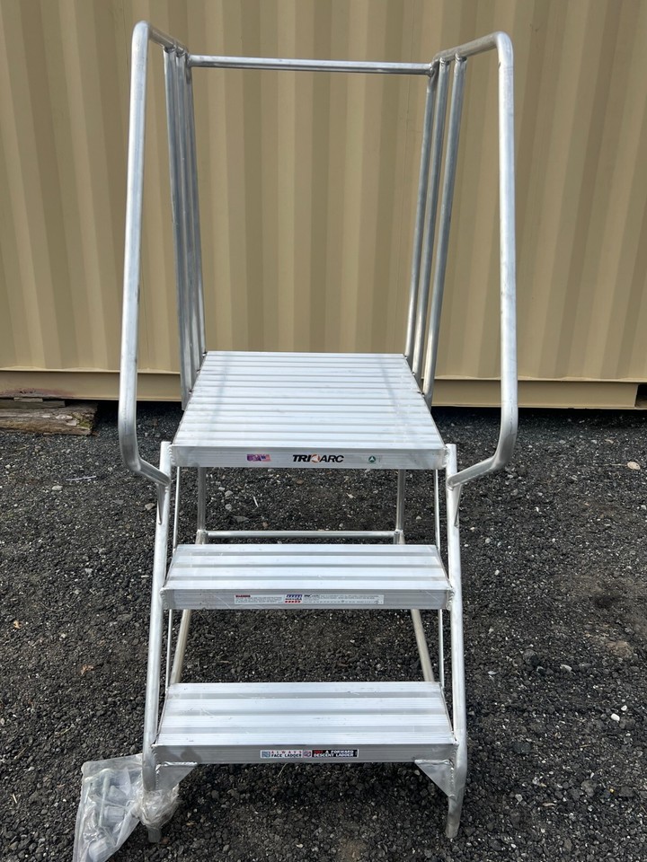 TRI ARC 3 Step Ladder with Wheels | eBay