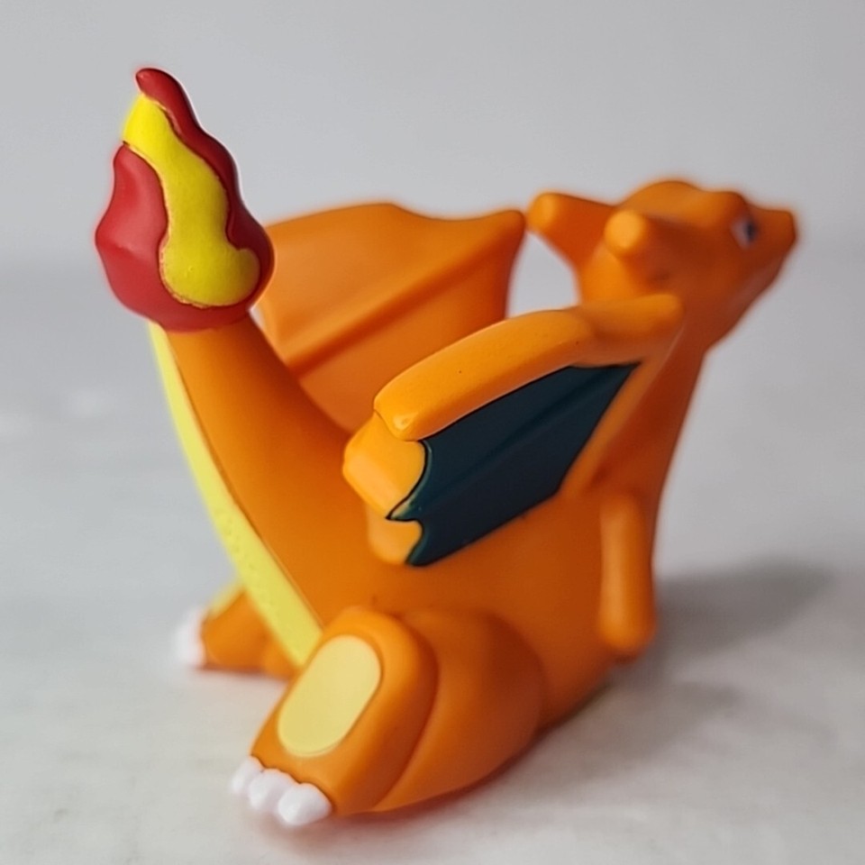 1998 Pokemon 1.5" Charizard Flying Finger Puppet Mini Figure Bandai ...