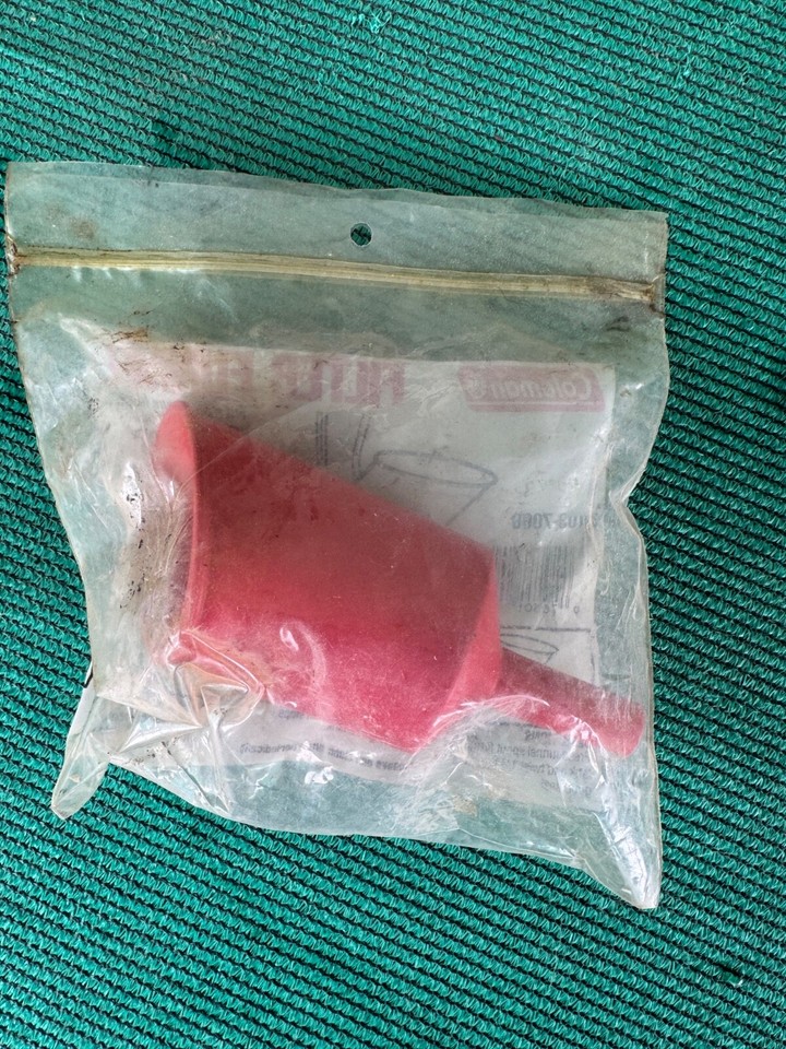 Coleman 200A195 Single Red Lantern Date 8 -1 979 +Original Box +Funnel ...
