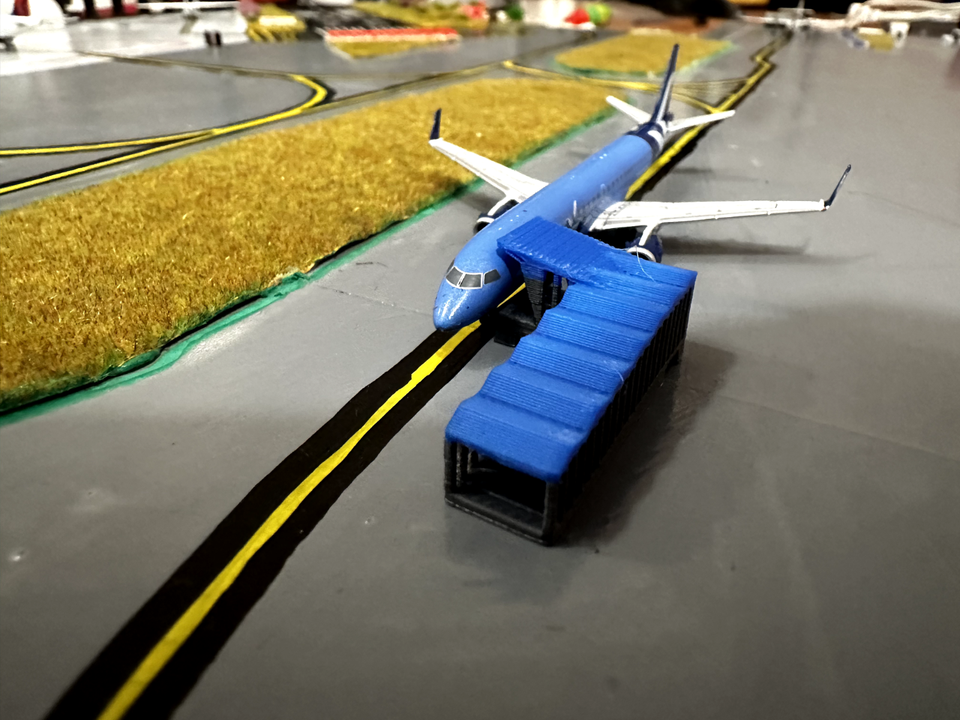 1/400 Scale Jet Bridge Ramp (Blue) - For Model Planes Airport Diorama ...