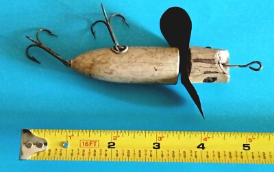 Vintage Freshwater Fishing Lure, Wooden Waddlebug style, Propeller Lure ...