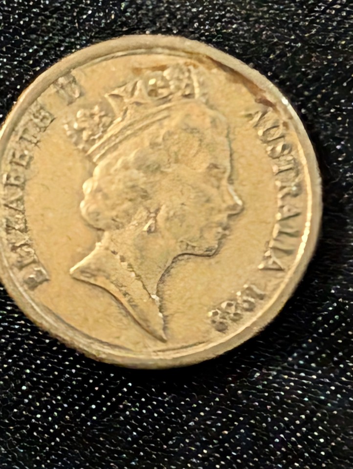 1988 Australia 2 Dollar Coin RARE ABORIGINAL ELDER HH VARIETY QUEEN ...