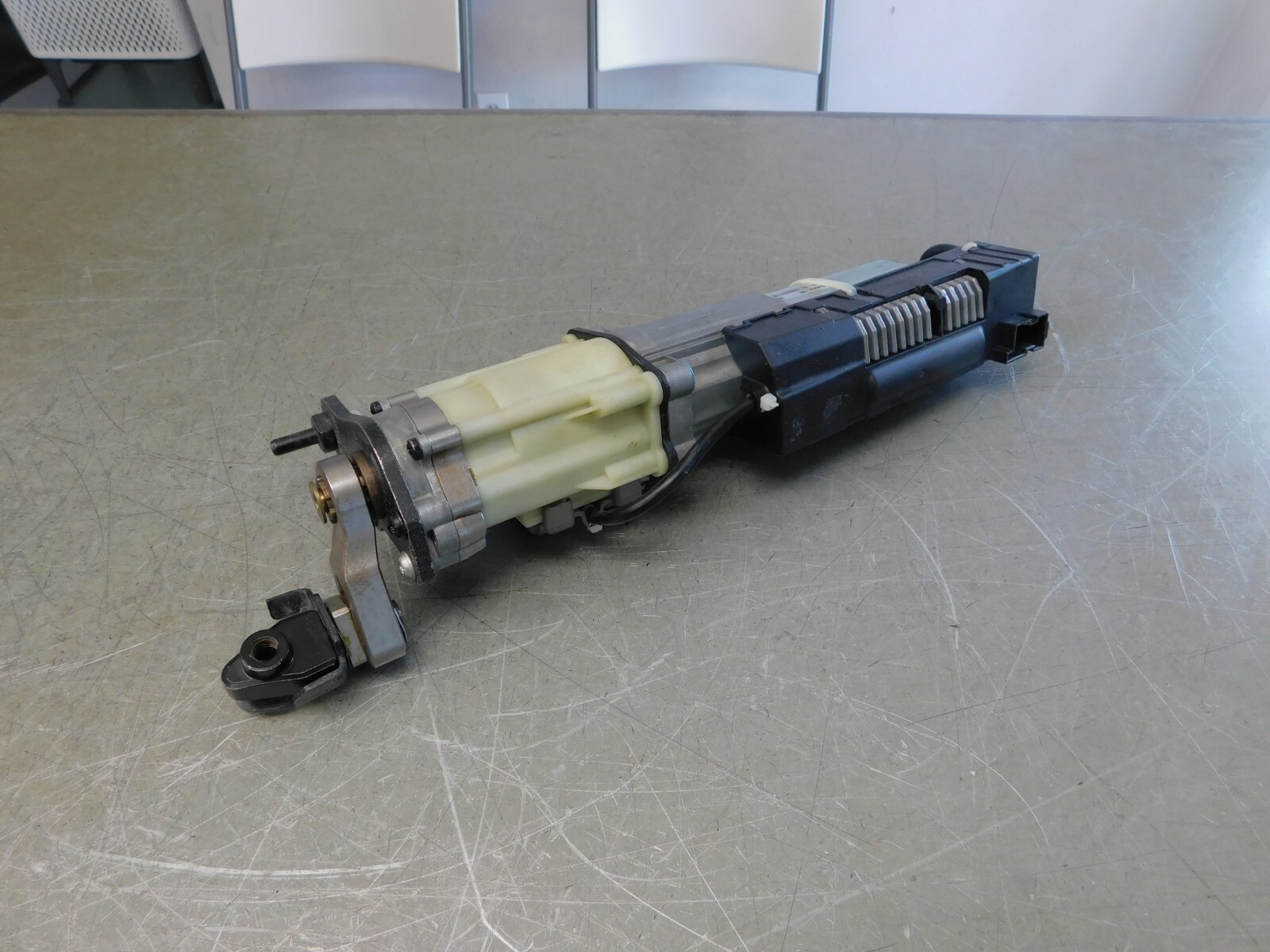 09 - 16 Audi Q5 8R Rear Left LH Driver Side Hatch Lift Gate Motor OEM ...