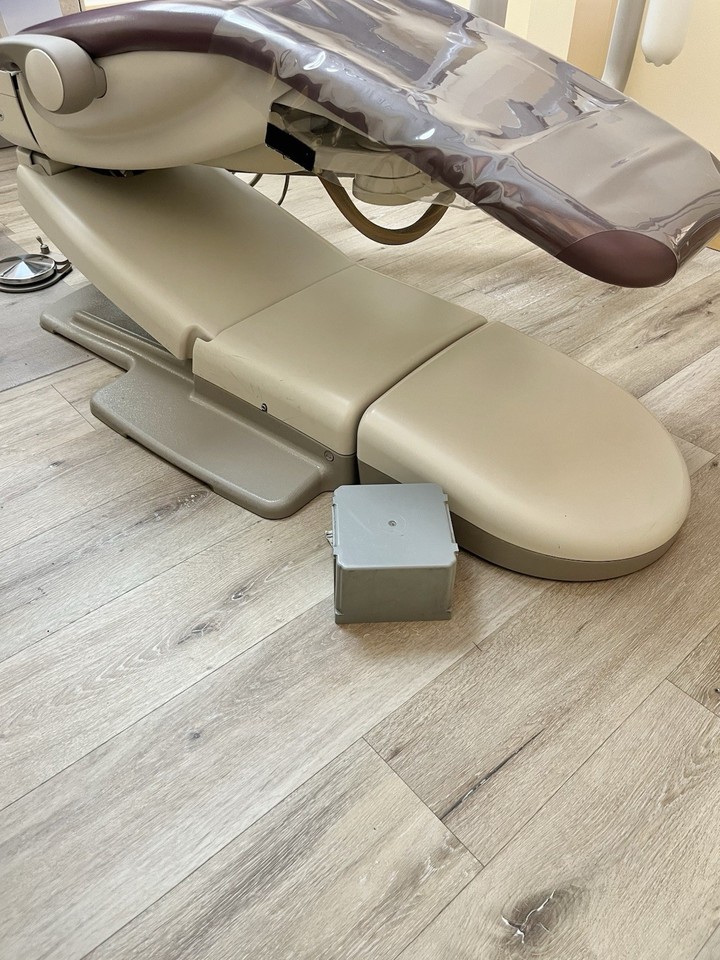 Adec 511 Dental Chair With Doctor/Assistant Delivery Units & Exam Light ...