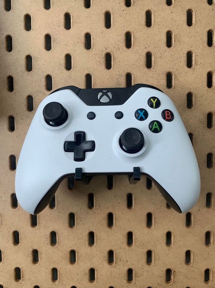 SKAIDS XBOX PLAYSTATION Controller Stand Pegboard Accessory Mount ...