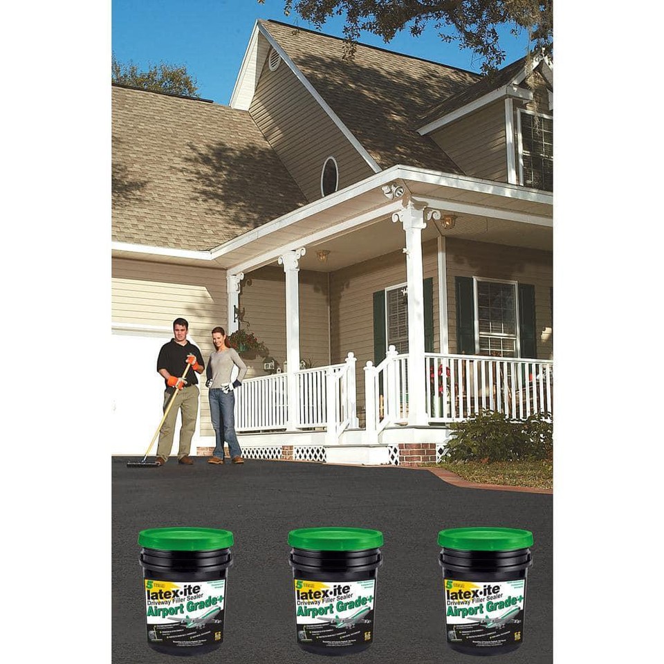 Latex-ite Driveway Sealer 4.75 Gal Asphalt Filler Blacktop Repair Fast ...
