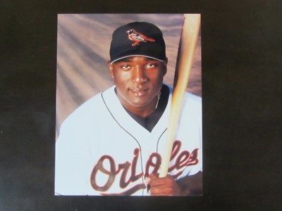 Calvin Pickering Unsigned 8x10 Photo Baltimore Orioles | eBay