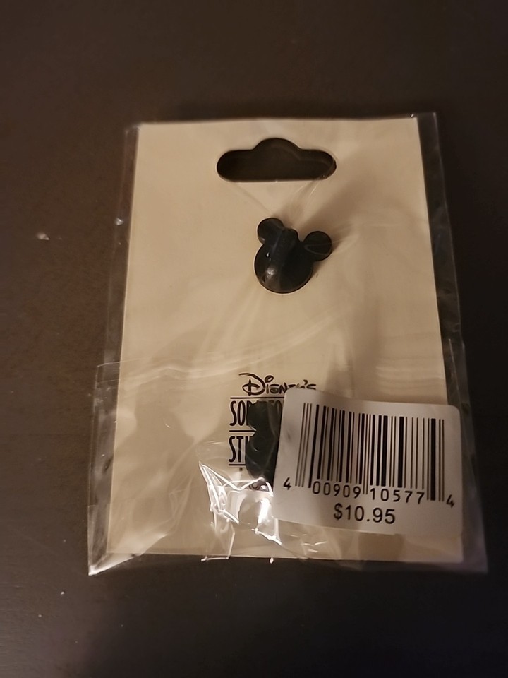 Disney Narnia Prince Caspian Telmarine Soldier Shield Pin LE | eBay UK