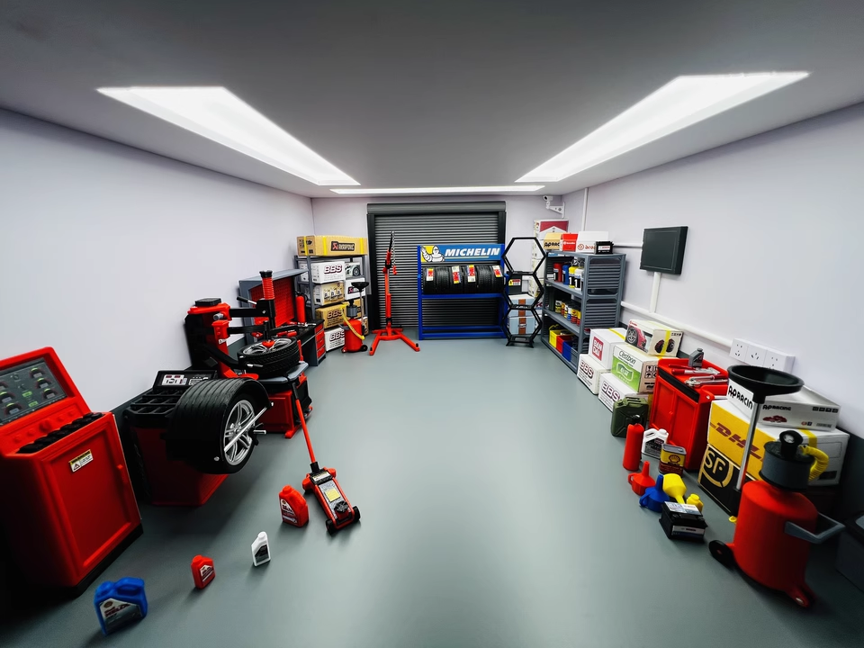 Diorama 1/18 Car Garage Props Model Workshop Repair Tool Scene Model ...