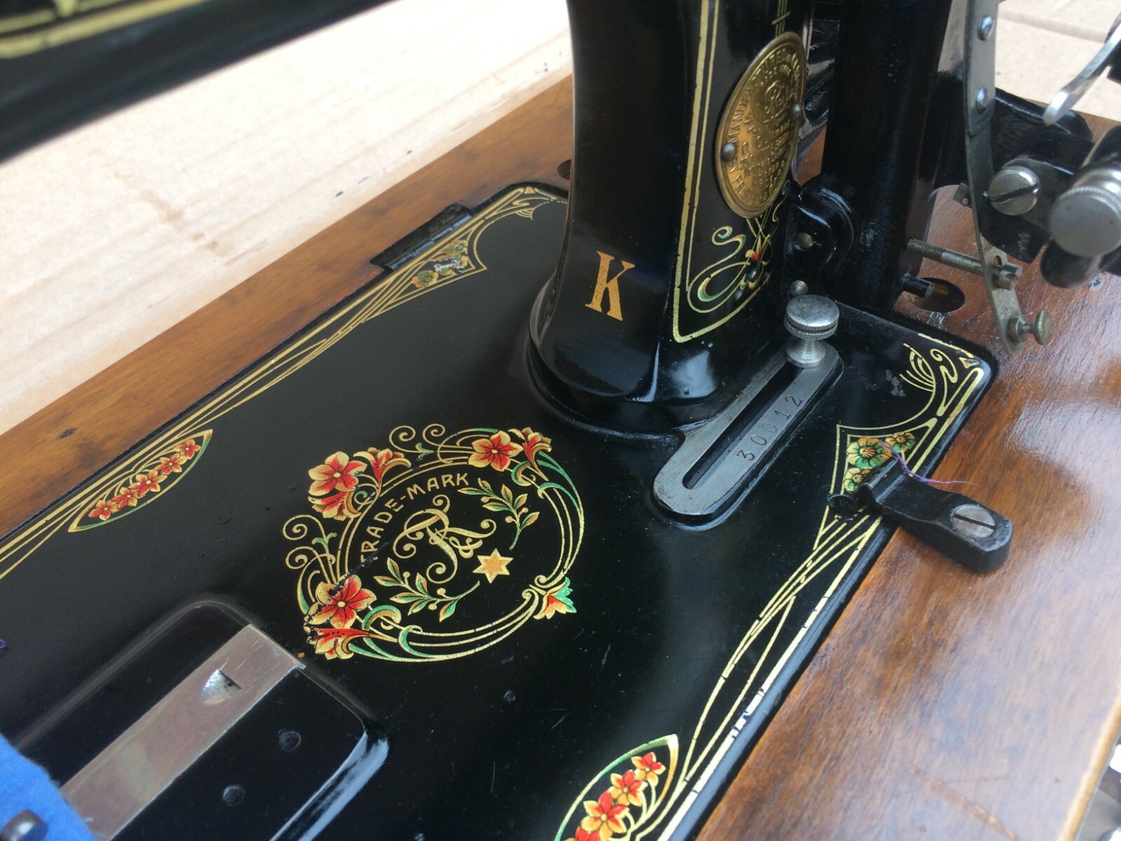 Beautiful Antique Frister & Rossman Handcrank Transverse Shuttle Sewing ...