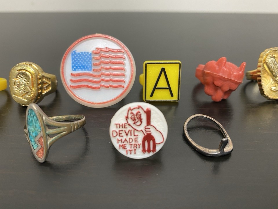 Vintage Lot (x10) Children's Novelty Toy Plastic & Metal Rings! Vending ...