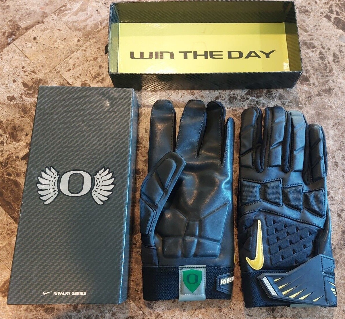 NIKE HYPERBEAST NCAA OREGON DUCKS ADULT LINEMAN FOOTBALL GLOVES, PGF263 ...