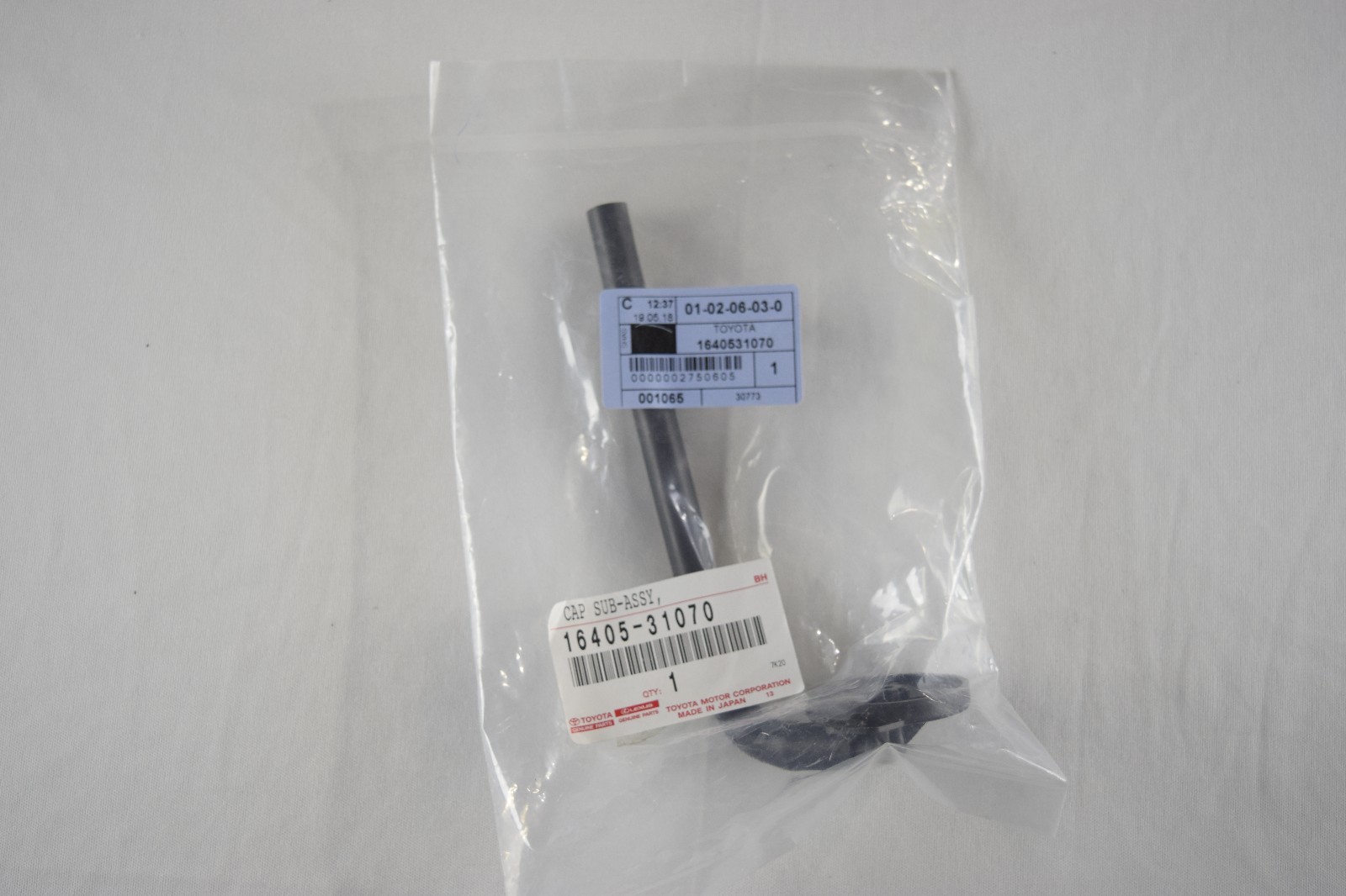 Genuine Toyota Sienna Sienna 11-18 Coolant Overflow Cap 164050P040 ...