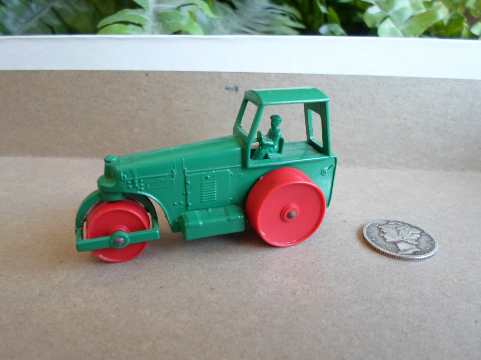 Vintage LESNEY diecast tractor - No. 1 - Aveling Barford Road Roller ...