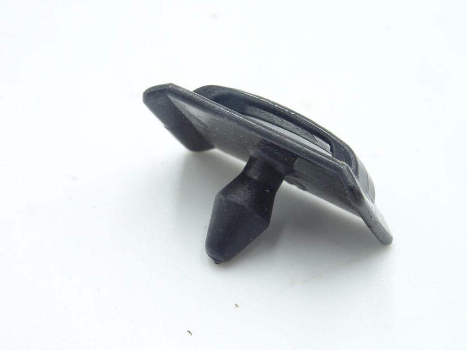 GENUINE Rocker Panel Moulding Pin Clips for Mercedes - Set of 16 | eBay