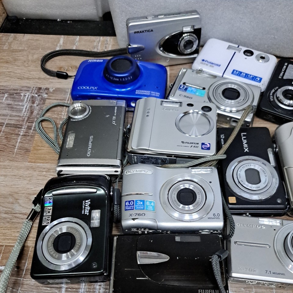 Assorted Vintage Digital Compact Cameras Job Lot w/ Some Straps | eBay UK