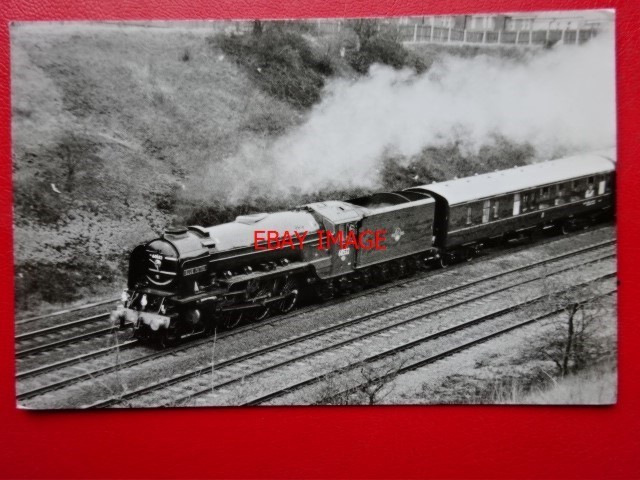 PHOTO LNER CLASS A2 4-6-2 LOCO NO 60532 BLUE PETER | eBay