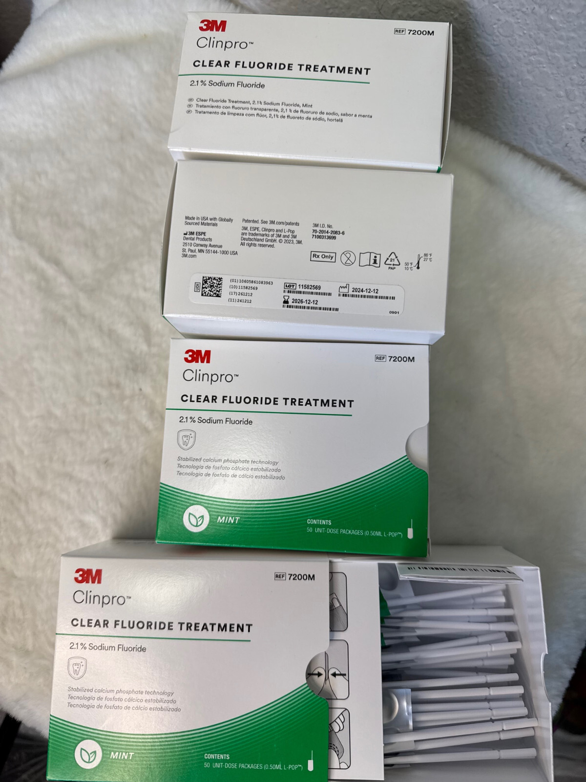 3M Clinpro Clear Fluoride Treatment L-Pop Unit Dose 0.50 ml Mint 7200M ...