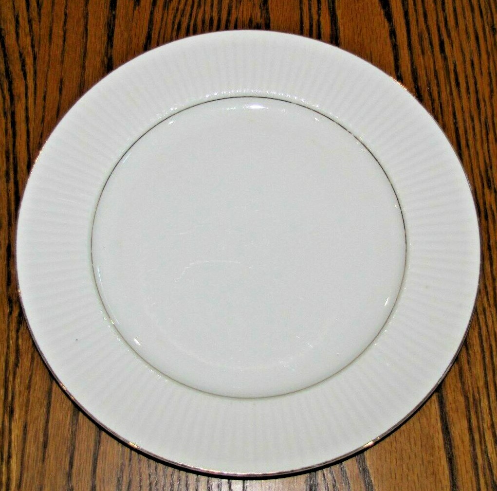 Vintage Gibson China Replacement Black Tie Dinner Plate with Gold Edge ...