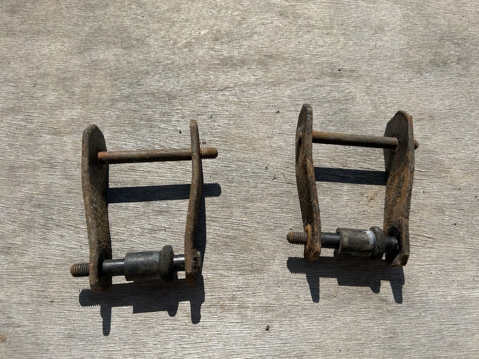 Ford Escort Mk2 Rear Leaf Spring Shackles | eBay UK