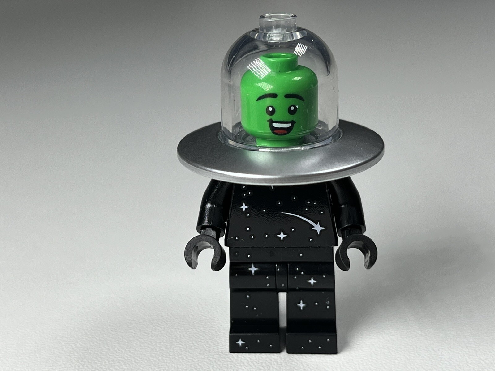 Lego Space Minifigure ~ Series 26 ~ Alien with UFO Costume ~ New ...